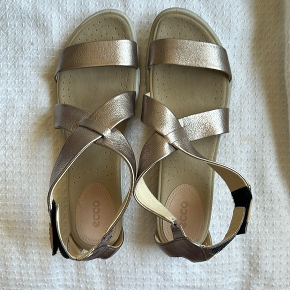 Ecco | Shoes | Ecco Metallic Sandals Size 4 Or 1 | Poshmark